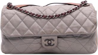 Chanel Hobo Bags - Jumbo Iridescent Calfskin In The Mix Flap - Gr. unisize - in Grau - f&uuml;r Damen