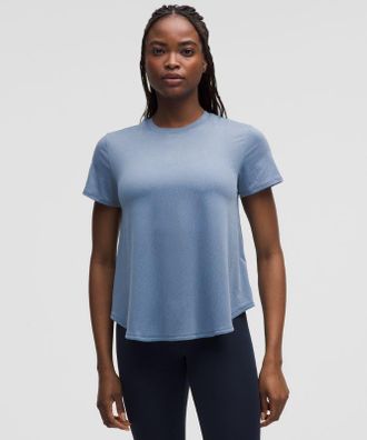 lululemon Leichtes Trainings-T-Shirt mit geteilter R&uuml;ckseite f&uuml;r Frauen - Gr&ouml;&szlig;e 3XS in Washed Denim