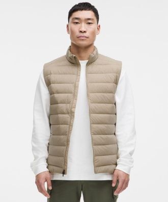 lululemon Navigation Daunenweste mit F&uuml;llkraft 700 f&uuml;r M&auml;nner - Gr&ouml;&szlig;e 2XL in Sheer Oak