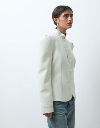 Miss Selfridge blazer ajust&eacute; &agrave; manches bouffantes en ivoire-Blanc