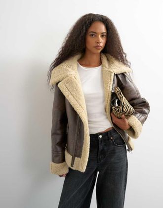 Topshop Oversize-Aviatorjacke aus Kunstshearling in Braun