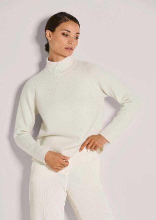 Madeleine Strickpullover Moderner Glattstrickpullover mit Stehkragen Edler Herbstsweater mit Glanzgarn und langen &Auml;rmeln