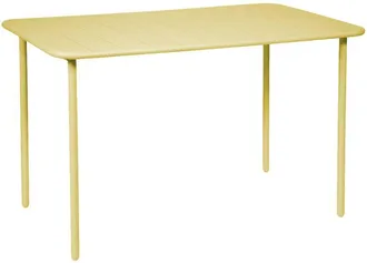 Sweeek Table de jardin m&eacute;tal 4 places. jaune. Amelia. 120x70cm. traitement antirouille. lattes et bords arrondis