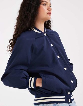Asos Veste teddy style sport &agrave; bords c&ocirc;tel&eacute;s - Bleu marine