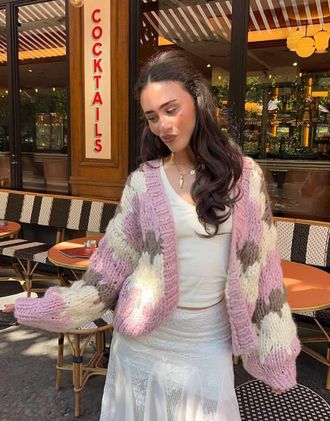 Kiwi & Co handgestrickte Bubble-Strickjacke in Babyrosa und Braun-Multi