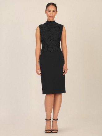 Apart Abendkleid in Lagenoptik mit Spitzenborte