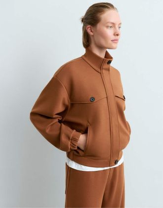 Oysho kurz geschnittene Jacke mit Stehkragen in Braun