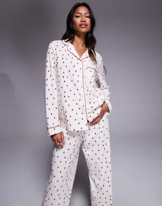 Boux Avenue Ensemble de pyjama en polaire avec sac, haut à manches longues et pantalon à imprimé coeurs-Multicolore
