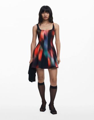 Desigual robe courte &agrave; empi&egrave;cements noire