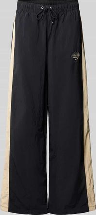 Nike Relaxed Fit Sweathose mit Label-Detail