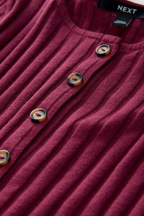 Next Midikleid Gekn&ouml;pftes, geripptes Midikleid mit langen &Auml;rmeln (1-tlg)