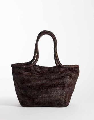 Arket Mittelgro&szlig;e Tragetasche aus reinem Raffia-Stroh in Dunkelbraun