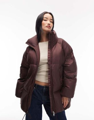 Arket Longline-Pufferjacke in Burgunder-Weinrot mit Daunenf&uuml;llung