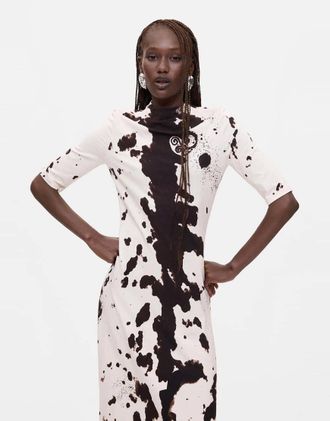 Desigual Kleid mit Print in Wei&szlig;