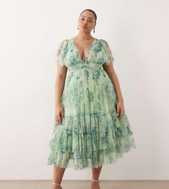 Lace & Beads Plus Madison - Robe mi-longue en tulle &agrave; fleurs avec d&eacute;collet&eacute; plongeant et manches &eacute;vas&eacute;es - Vert sauge