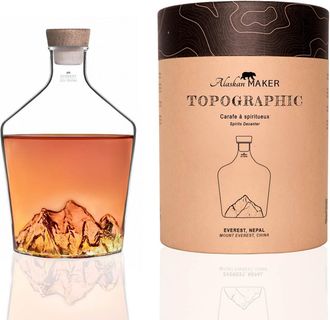 Alaskan Maker Spirituosenkaraffe 1,2 L - Handgeblasenes Borosilikatglas mit 3D-Bergrelief | Holz- und Korkverschluss, hochwertiges Design | TOPOGRAPHIC (Everest)