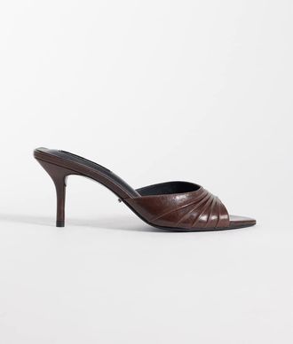 Tony Bianco Hipe mules &agrave; talon en cuir chocolat-Marron