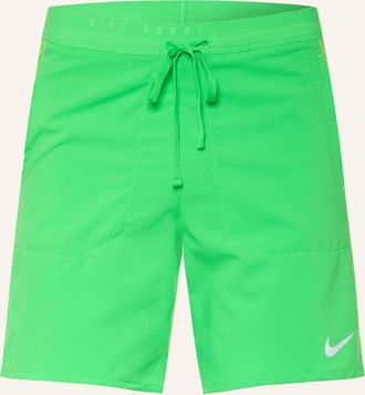 Nike 2-In-1-Laufshorts Stride gruen