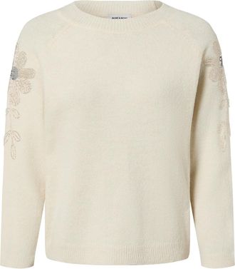 More & More Pullover