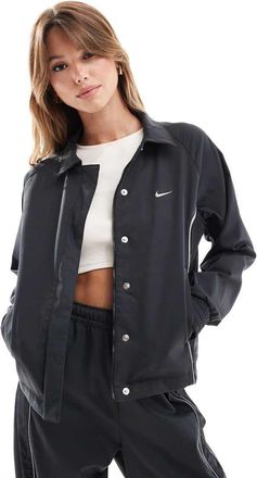 Nike Streetwear - Jacke aus Webstoff in Schwarz