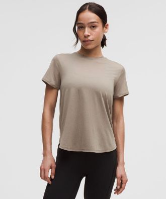 lululemon Leichtes Trainings-T-Shirt mit geteilter Rückseite für Frauen - Khaki - Größe 2XS