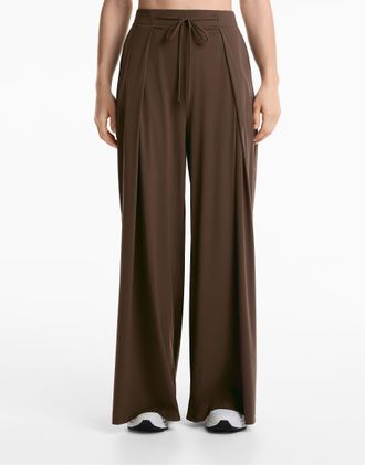 Oysho Pantalon ample léger à pinces - Marron clair