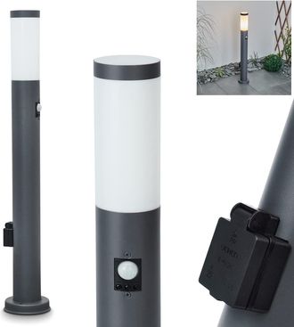 HOFSTEIN Außenwegeleuchte Sessa mit Bewegungsmelder u. Steckdose, moderne Sockelleuchte aus Metall/Kunststoff in Anthrazit/Weiß, Wegeleuchte 80 cm, Gartenlampe