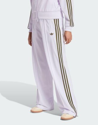 adidas Originals Firebird lockere Trainingshose in Frozen Purple / Olive Strata-Lila