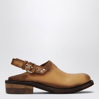 Miu Miu Foule Sabot aus Leder in Cognac