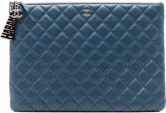 Chanel Clutches - Large Quilted Lambskin La Habana O Case Clutch - Gr. unisize - in Blau - f&uuml;r Damen