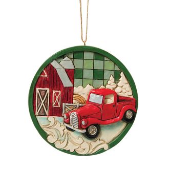 Enesco Jim Shore Heartwood Creek Highland Glen Red Truck in Farm-Szene, H&auml;ngeornament, 9,5 cm, Mehrfarbig