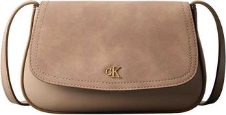 Calvin Klein Jeans - Wildleder-Handtasche zum Umh&auml;ngen in Hellbraun mit Logo und Henkel-Brown
