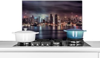 MuchoWow Spritzschutz Küche Küchenrückwand Alu Poster Bilder 70x50 cm New York - Sturm - Skyline