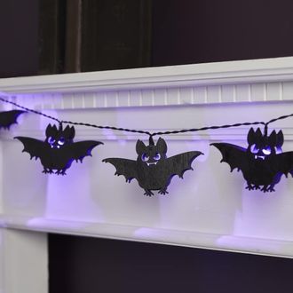 Lights4fun Fledermaus 10er LED Lichterkette Halloween Deko Indoor batteriebetrieb Timer Holz Deko Kinder Halloween Tischdeko Gruselig