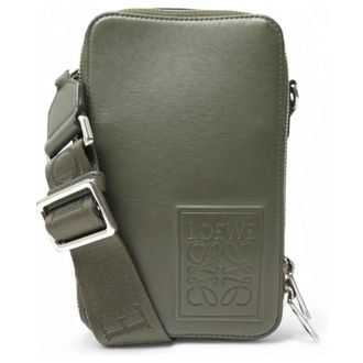 Loewe Portemonnaies - LOEWE VERTIKALE CROSSBODY-TASCHE AUS KHAKI-LEDER M - Gr. unisize - in Gr&uuml;n - f&uuml;r Damen