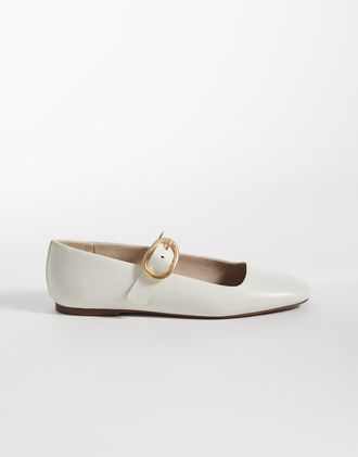 Calvin Klein Eckige Ballerina-Pumps in Wollwei&szlig; mit Fersenriemen