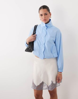 Miss Selfridge Windjacke in Blau mit Muschelsaum-Keine Farbe