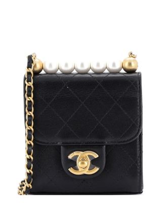 Chanel Mini Chic Pearls Flap Clutch mit Kettensteppung - Schwarz