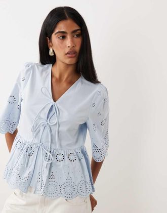 Vero Moda Top nou&eacute; devant en coton brod&eacute; - Bleu ciel