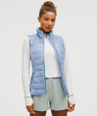 lululemon Down for It All Daunenweste mit F&uuml;llkraft 700 f&uuml;r Frauen - Gr&ouml;&szlig;e 12 in Blue Willow