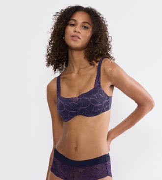 Triumph Balconette-BH TRIUMPH Body Make-Up Illusion Lace, Damen, Gr. 75, Cup D, blau (prussian blau), Microtouch, Obermaterial: 51% Polyamid, 37% Polyester, 1