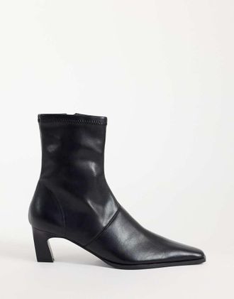 Asos Rudy Stiefeletten mit spitzer Zehenpartie und Absatz in Schwarz