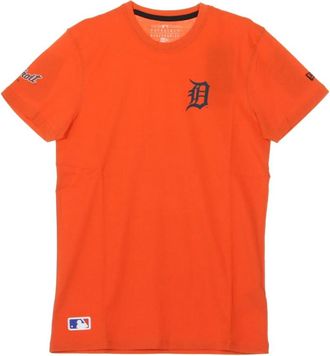 New Era Team Emblem Tee in Orange - - Tops - Herren - Orange - S