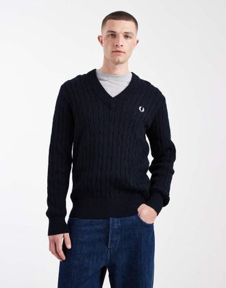 Fred Perry Pull col V en maille torsad&eacute;e - Bleu marine