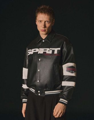 Bershka Veste imitation cuir &agrave; imprim&eacute; graphique - Noir