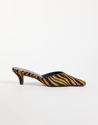 Asos mules &agrave; talons bout biseaut&eacute; en cuir v&eacute;ritable &agrave; poils, Stormy, motif tigre-Multicolore