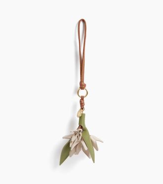 Le Tanneur Charms fleur en cuir grain&eacute;
