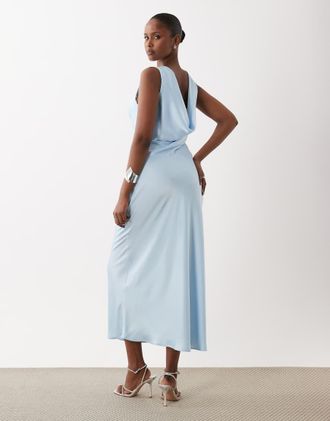 Vila Robe longue en satin &agrave; dos b&eacute;nitier - Bleu clair