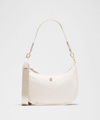lululemon City Essentials Schultertasche Klein 3 L - Gr&ouml;&szlig;e 3 l in Light Ivory/Gold