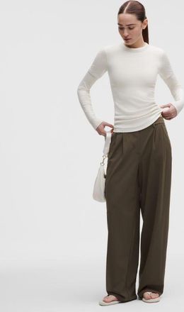 lululemon Daydrift Hose mit geradem Bein und hohem Bund Kurz f&uuml;r Frauen - Gr&ouml;&szlig;e 2XS in Olive Brown